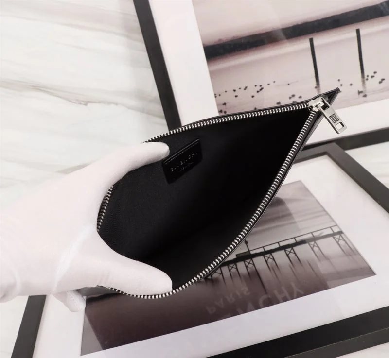 Top mirror Givenchy Clutch Bags