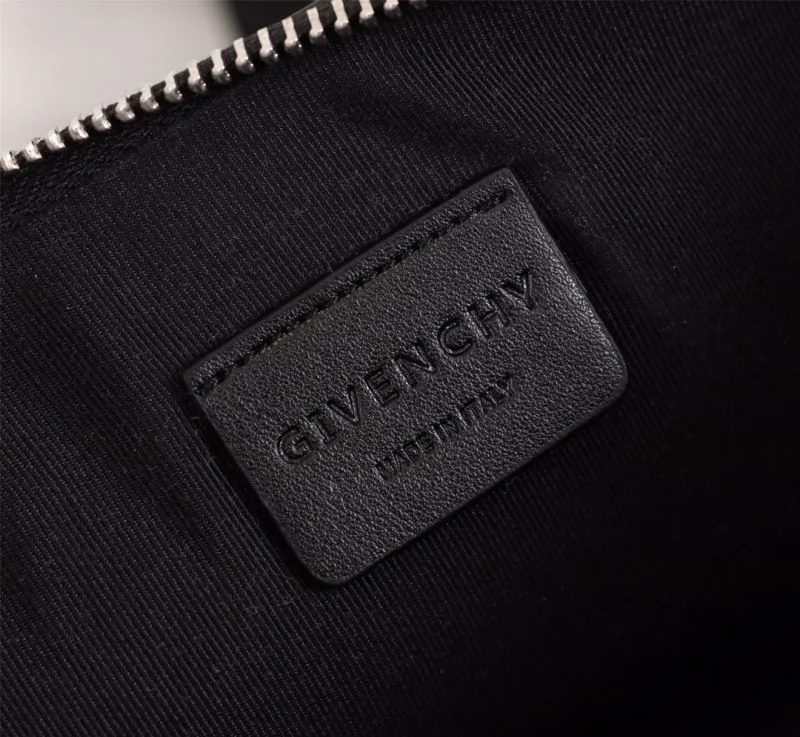 Top mirror Givenchy Clutch Bags