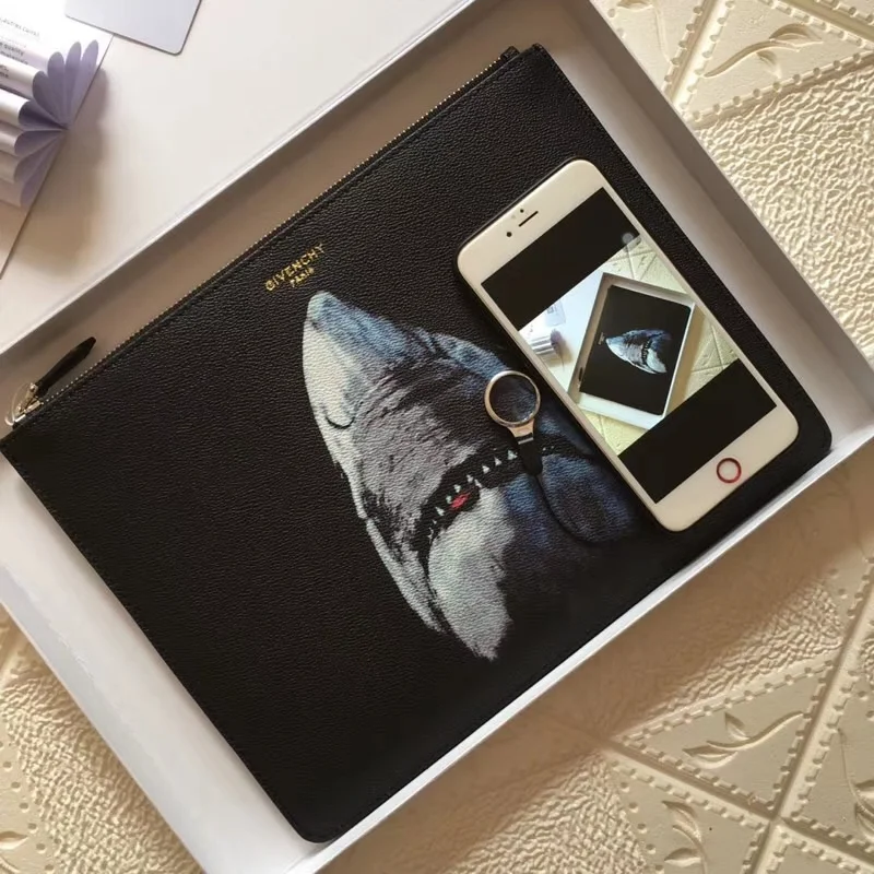 Bargain Givenchy Clutch Bags