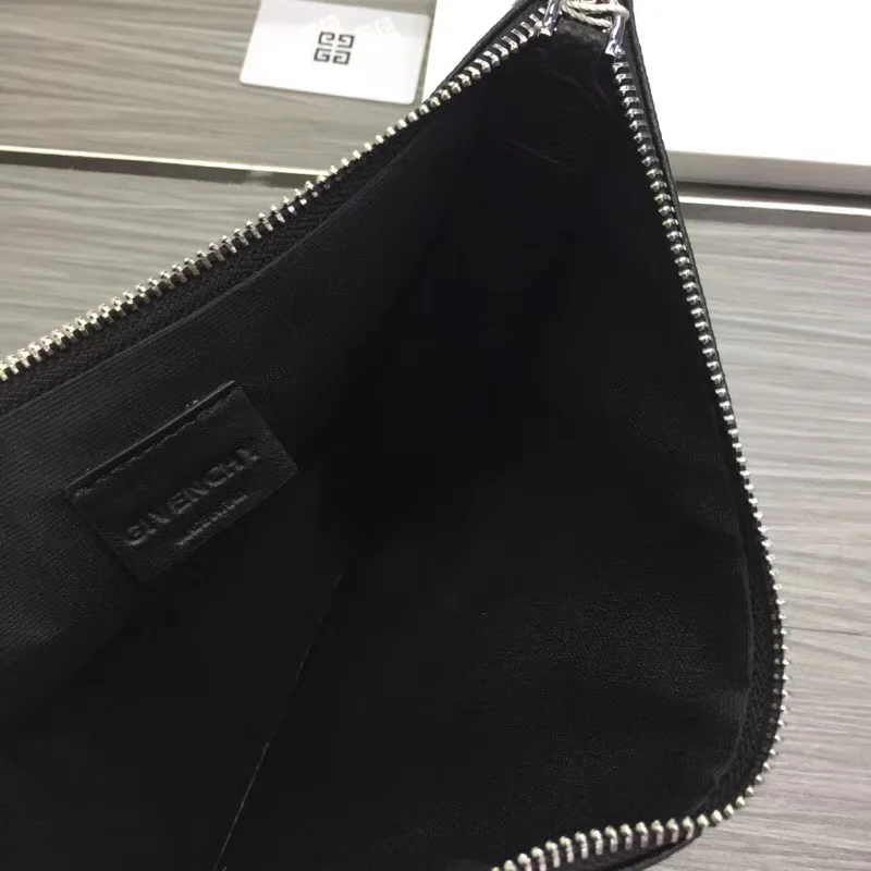 Bargain Givenchy Clutch Bags