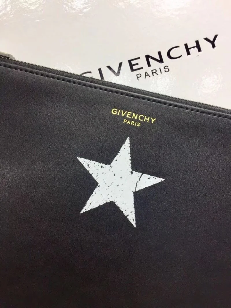 Top mirror Givenchy Clutch Bags