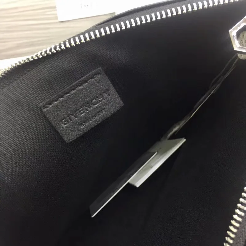 Legit Givenchy Clutch Bags