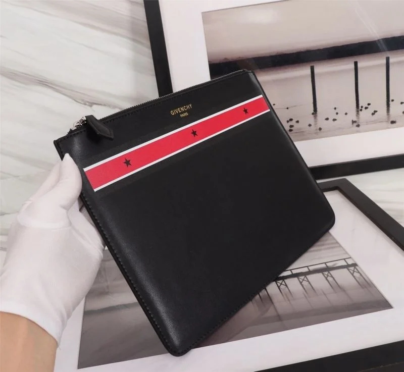 Bargain Givenchy Clutch Bags