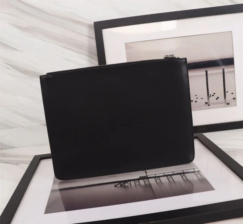 Bargain Givenchy Clutch Bags