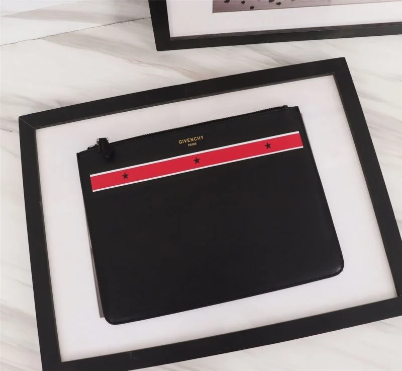 Bargain Givenchy Clutch Bags