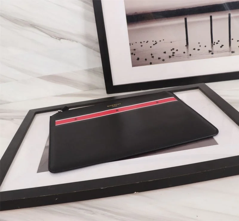 Bargain Givenchy Clutch Bags