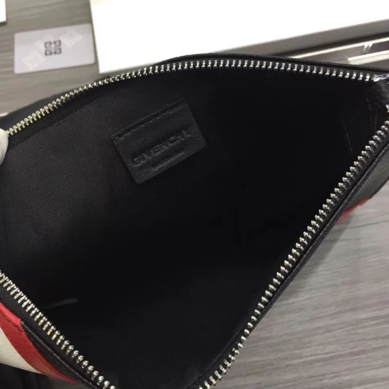 Top match Givenchy Clutch Bags
