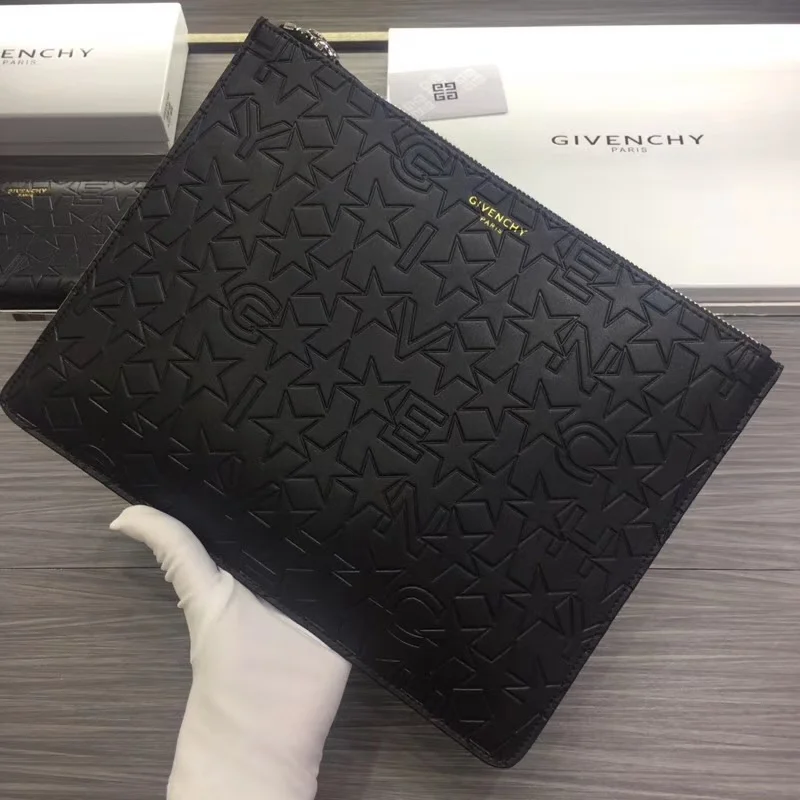 Accurate model Givenchy Clutch Bags