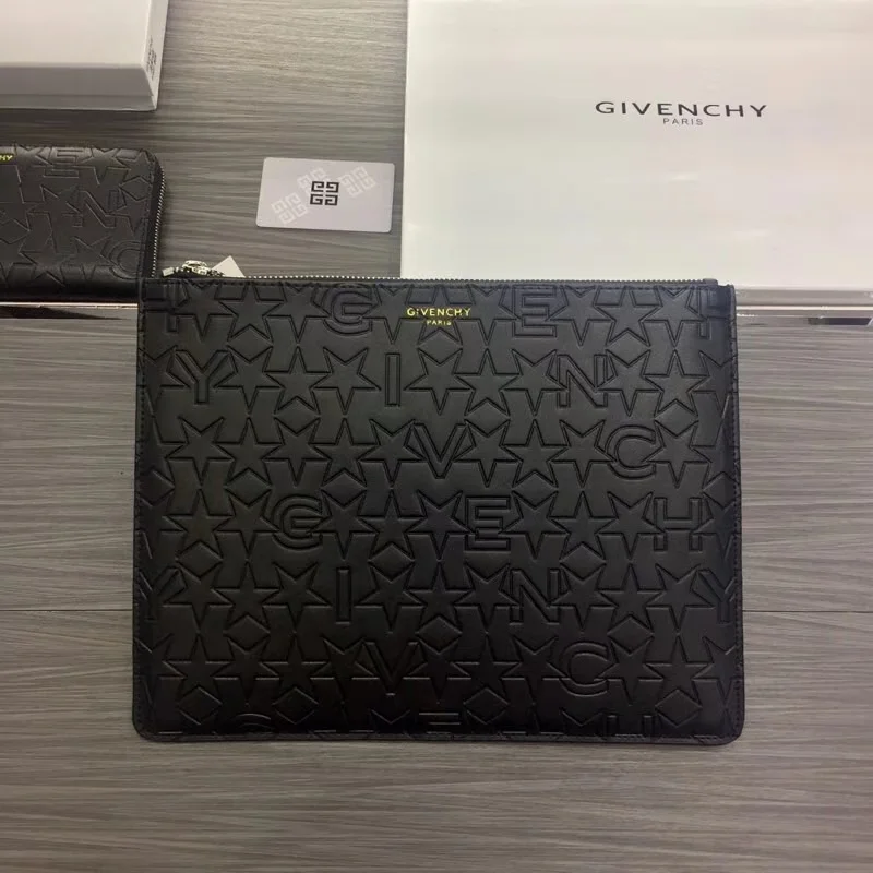 Accurate model Givenchy Clutch Bags