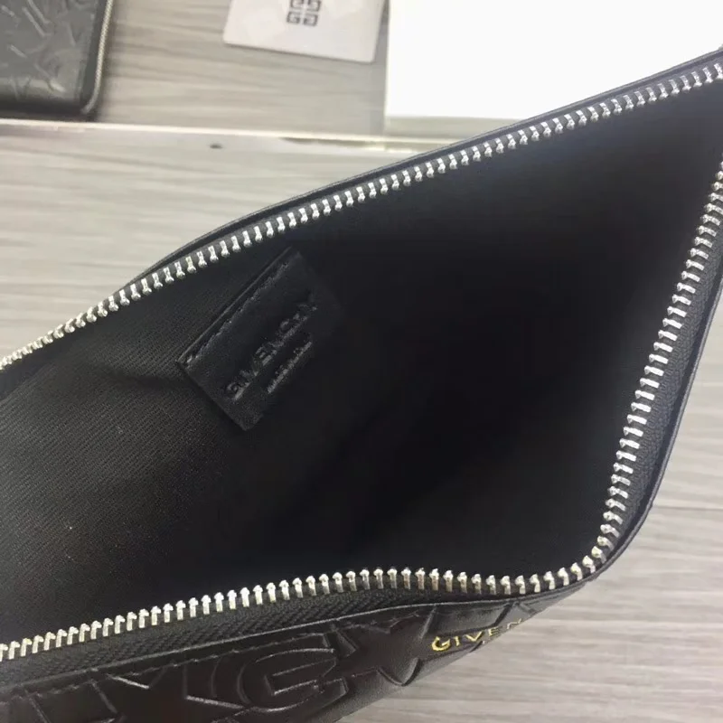 Accurate model Givenchy Clutch Bags