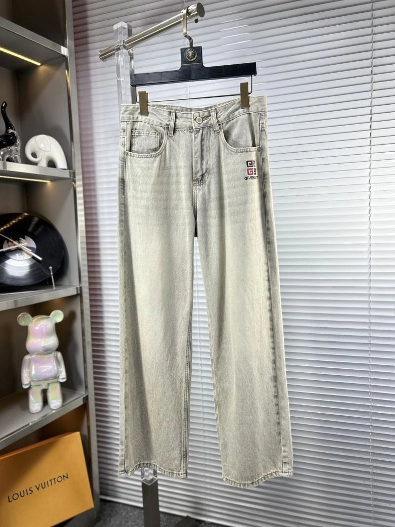 Low-cost Givenchy Jeans