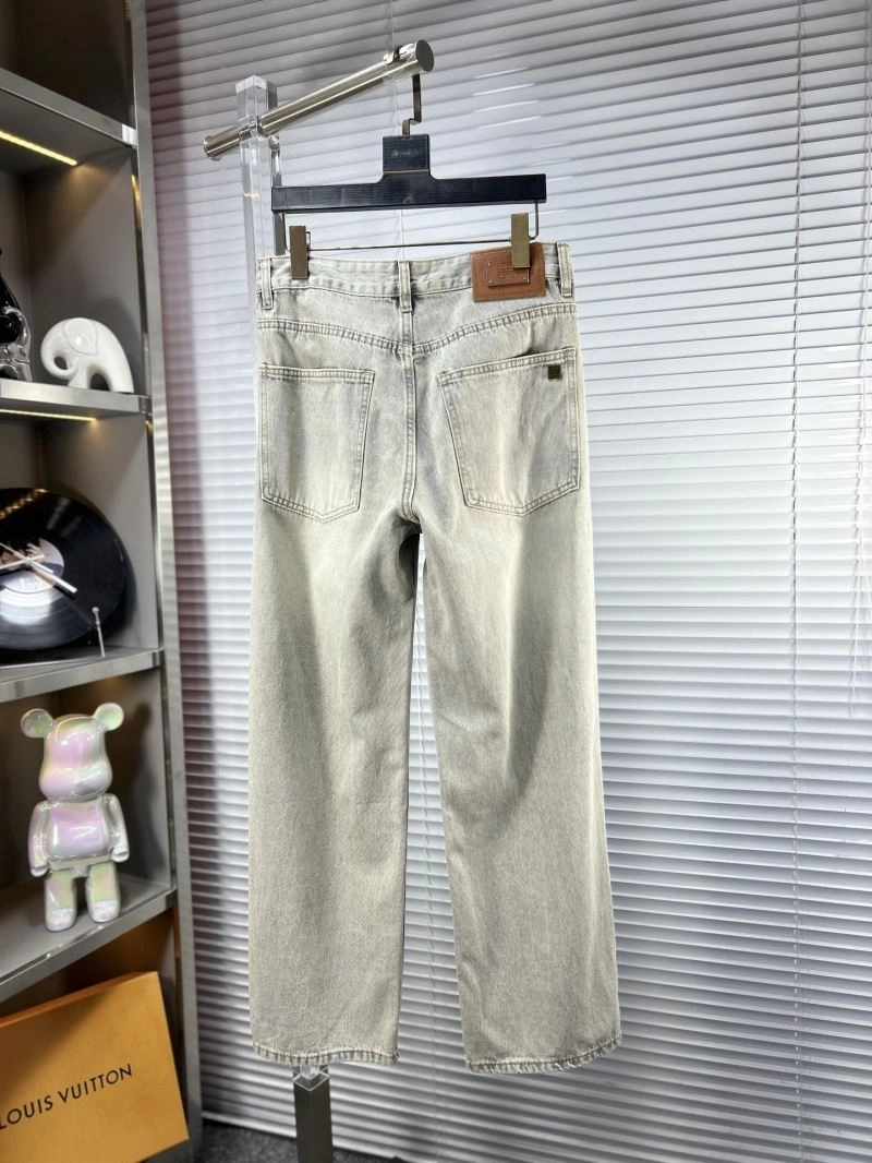 Low-cost Givenchy Jeans