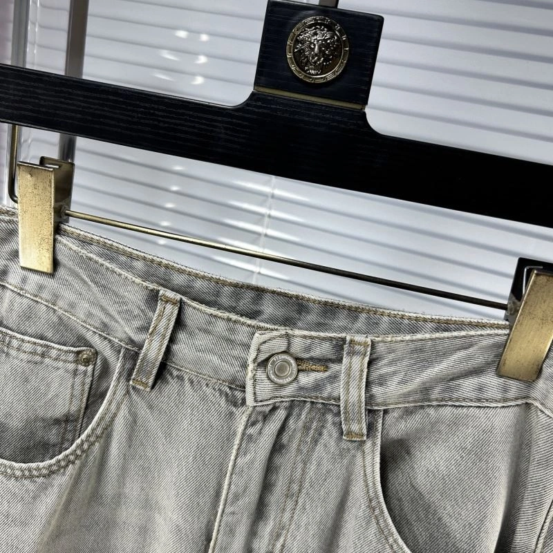 Low-cost Givenchy Jeans