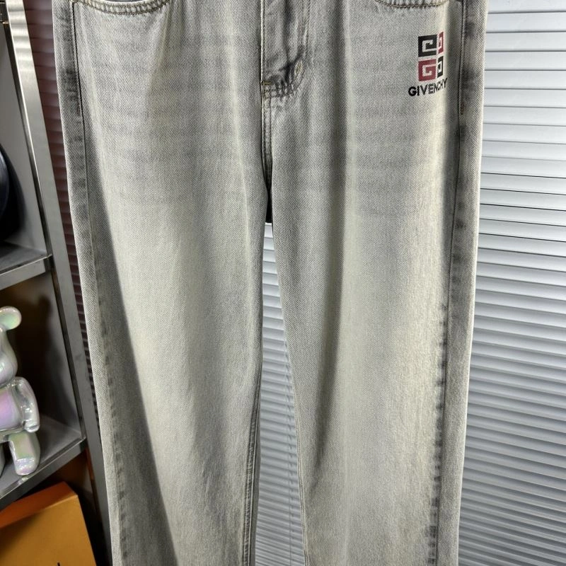 Low-cost Givenchy Jeans