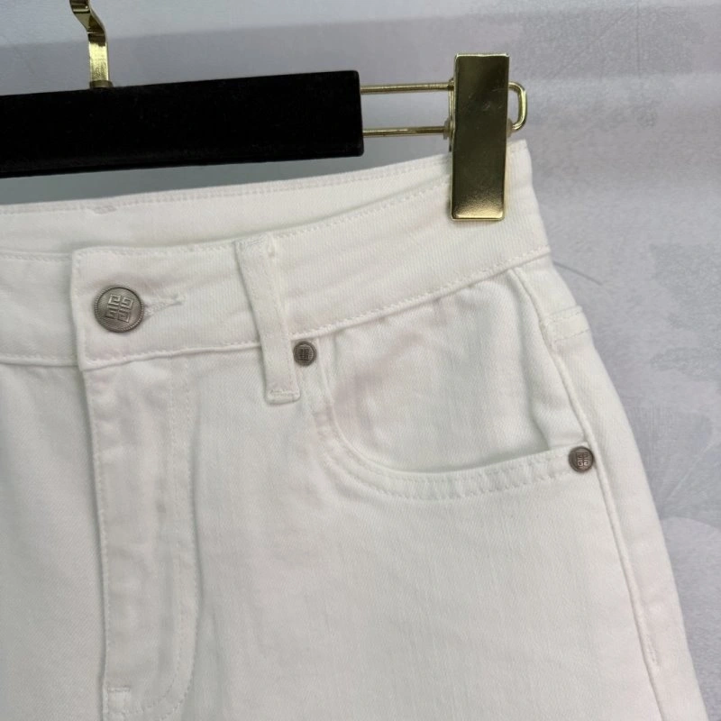 Accurate model Givenchy Jeans