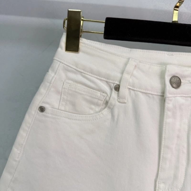 Accurate model Givenchy Jeans