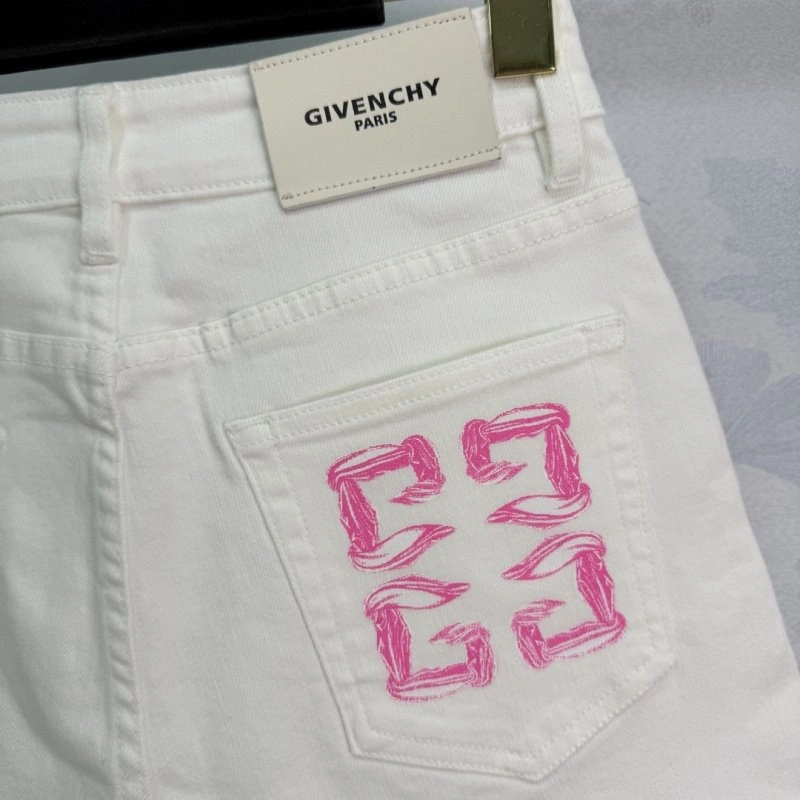 Accurate model Givenchy Jeans