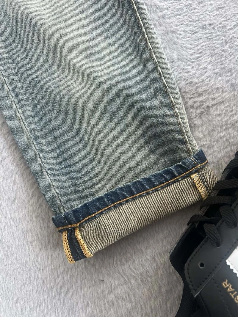 Accurate model Givenchy Jeans