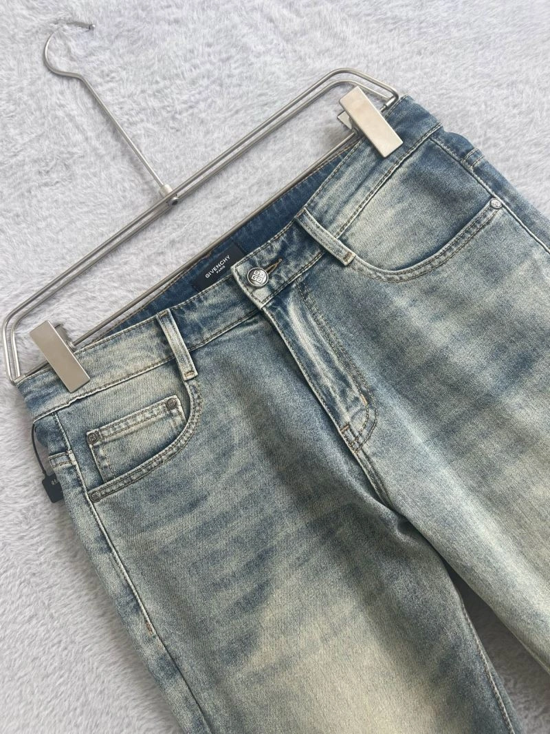 Accurate model Givenchy Jeans