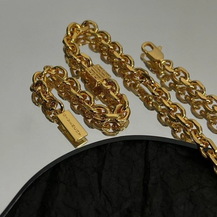 Indistinguishable Givenchy Necklaces