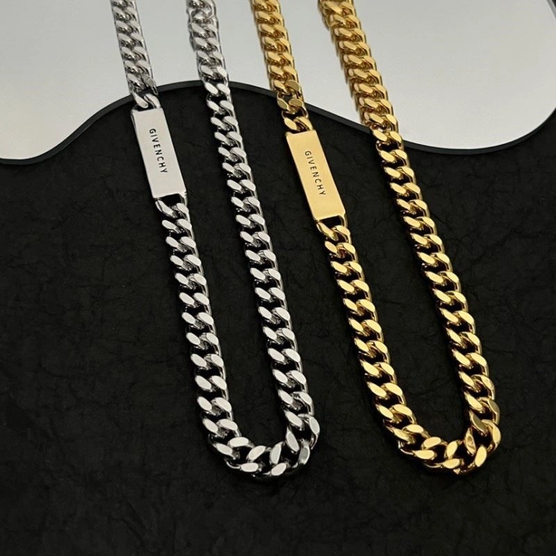 High accuracy Givenchy Necklaces