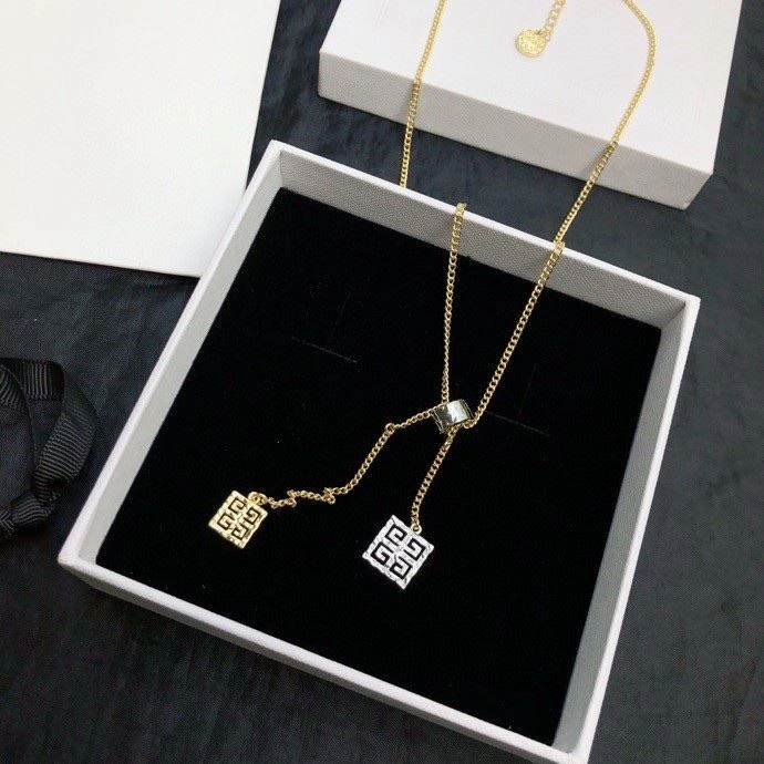 Discounted Givenchy Necklaces