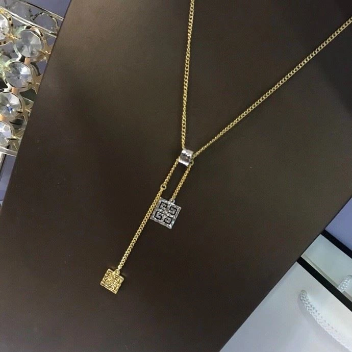 Discounted Givenchy Necklaces