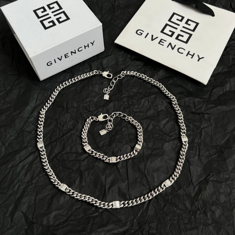Affordable Givenchy Necklaces