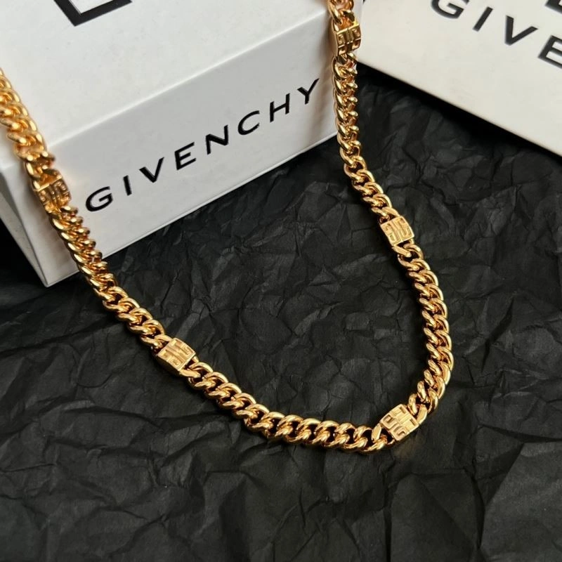 Top match Givenchy Necklaces