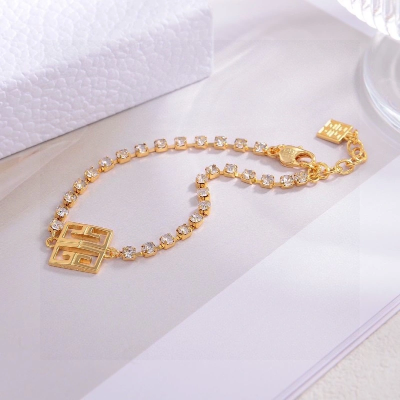 Top match Givenchy Necklaces