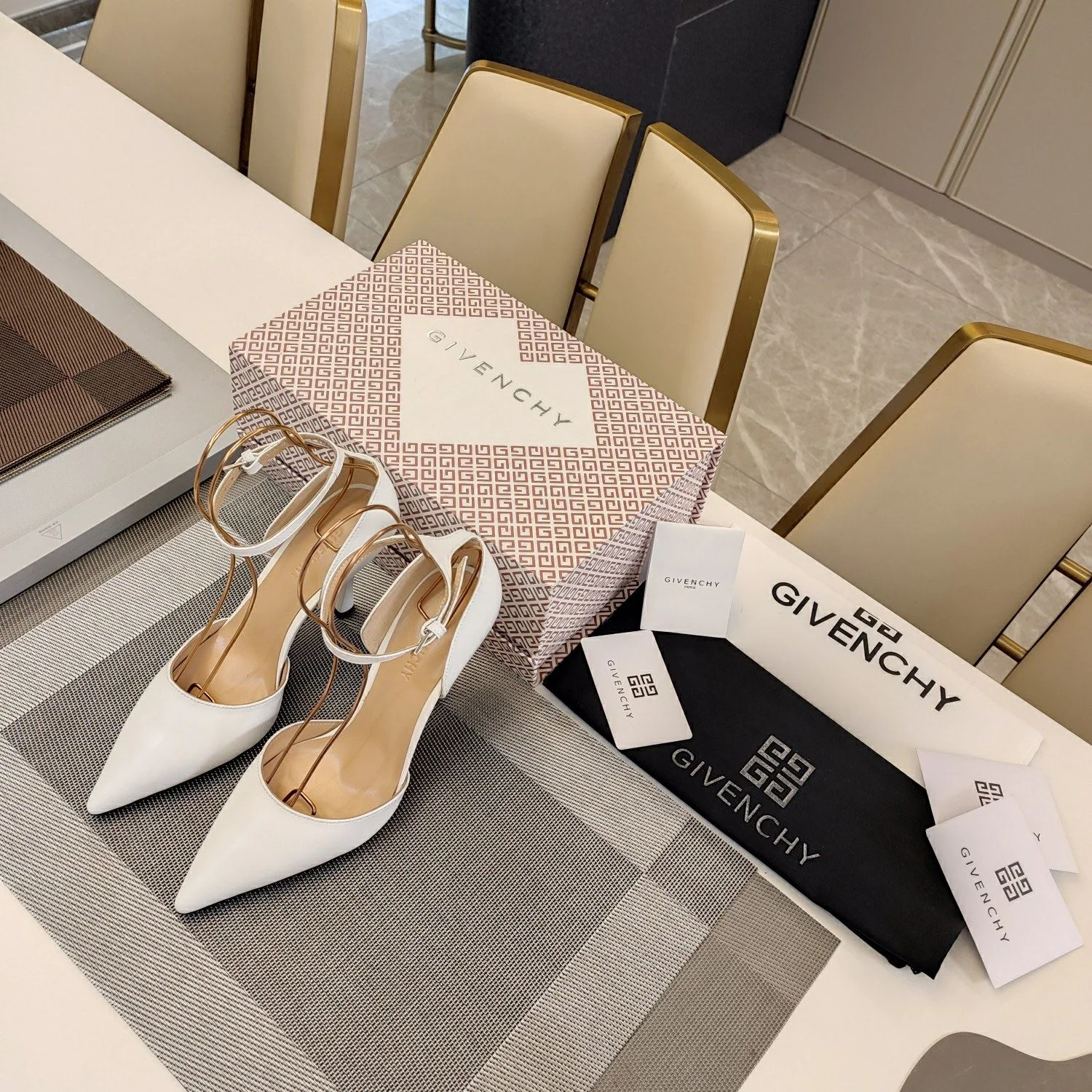 High accuracy Givenchy Sandals