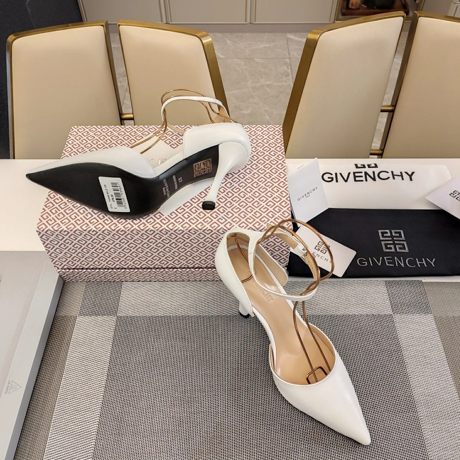 High accuracy Givenchy Sandals