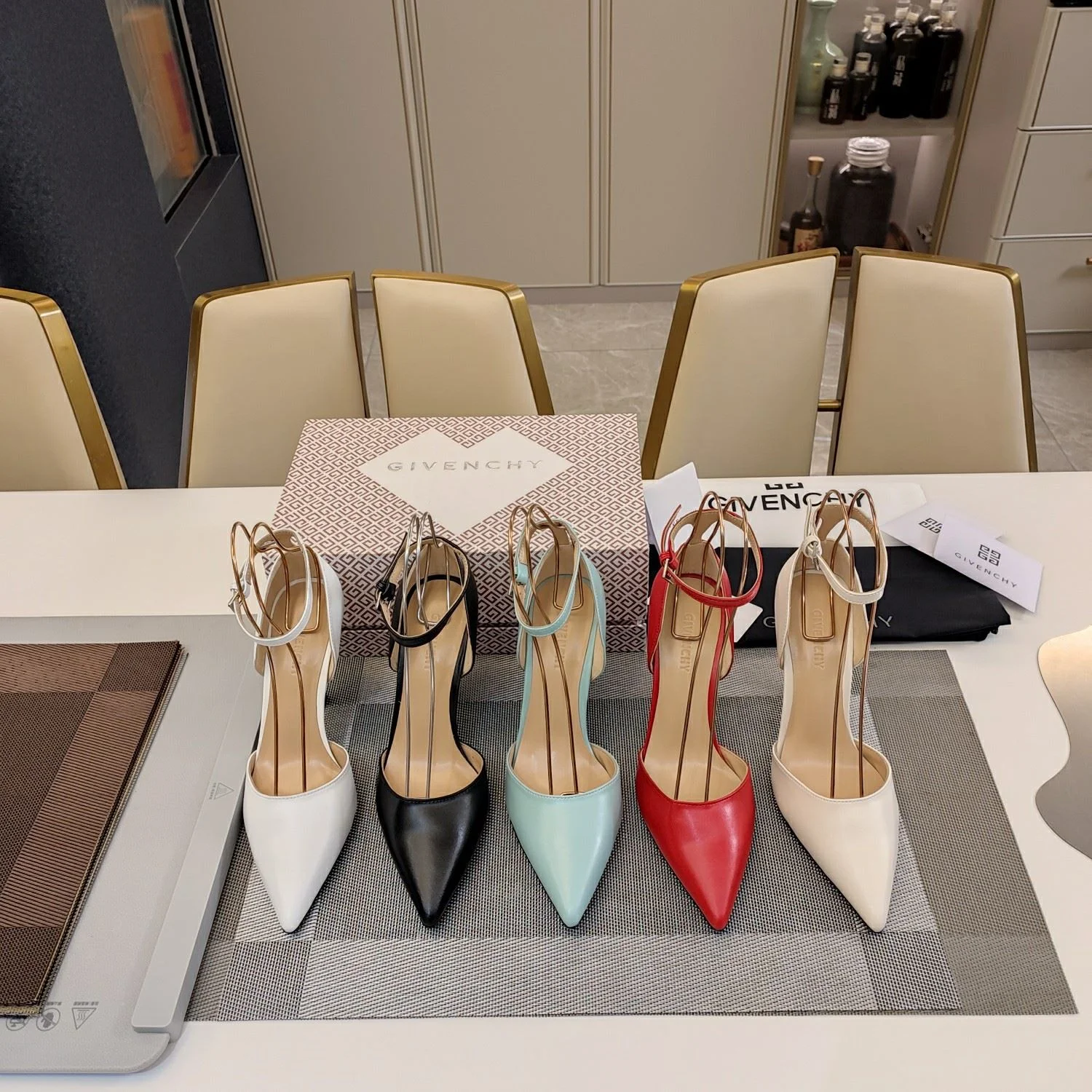High accuracy Givenchy Sandals