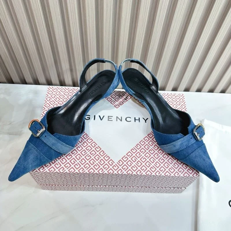 Accurate model Givenchy Sandals