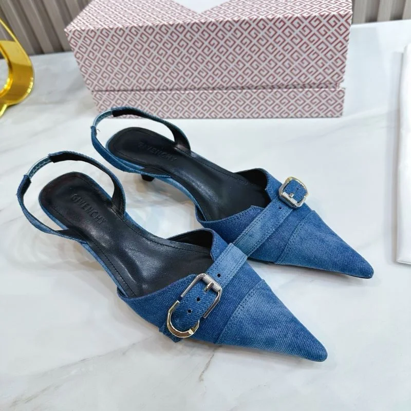 Accurate model Givenchy Sandals