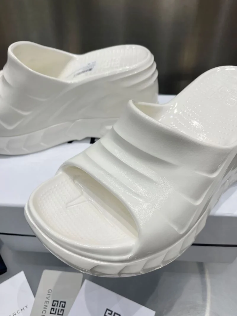 Bargain Givenchy Sandals