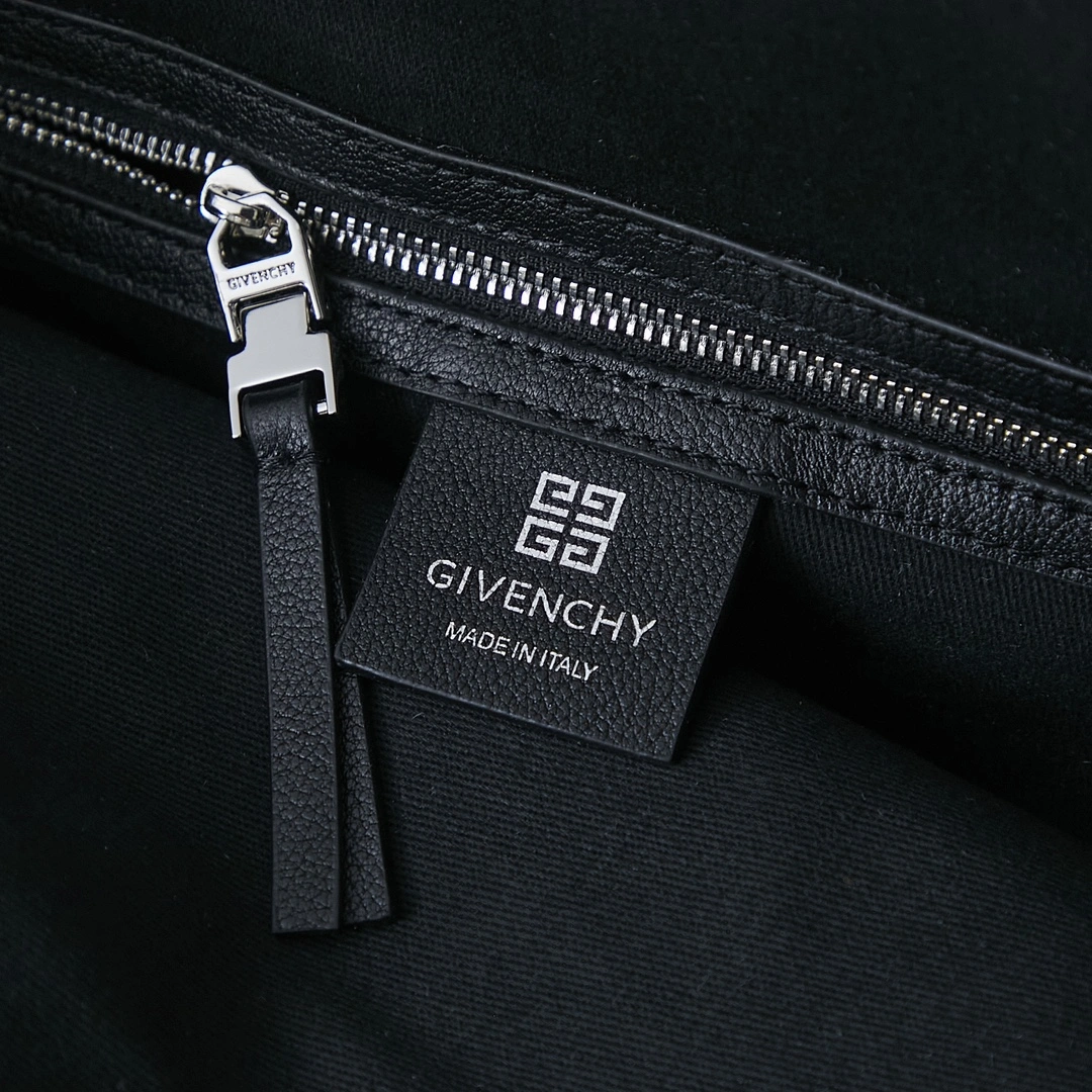 Top mirror Givenchy Satchel Bags