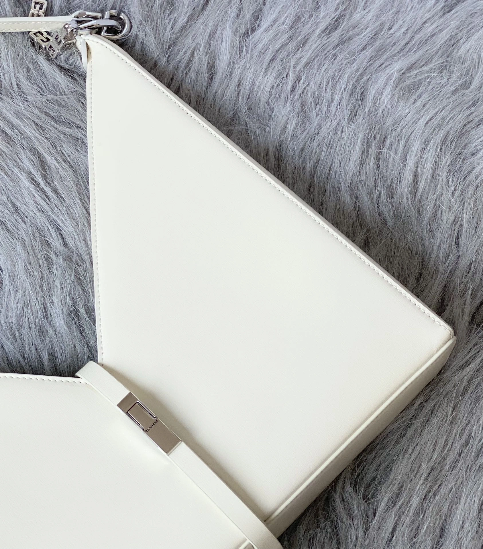 Factory-made Givenchy Satchel Bags