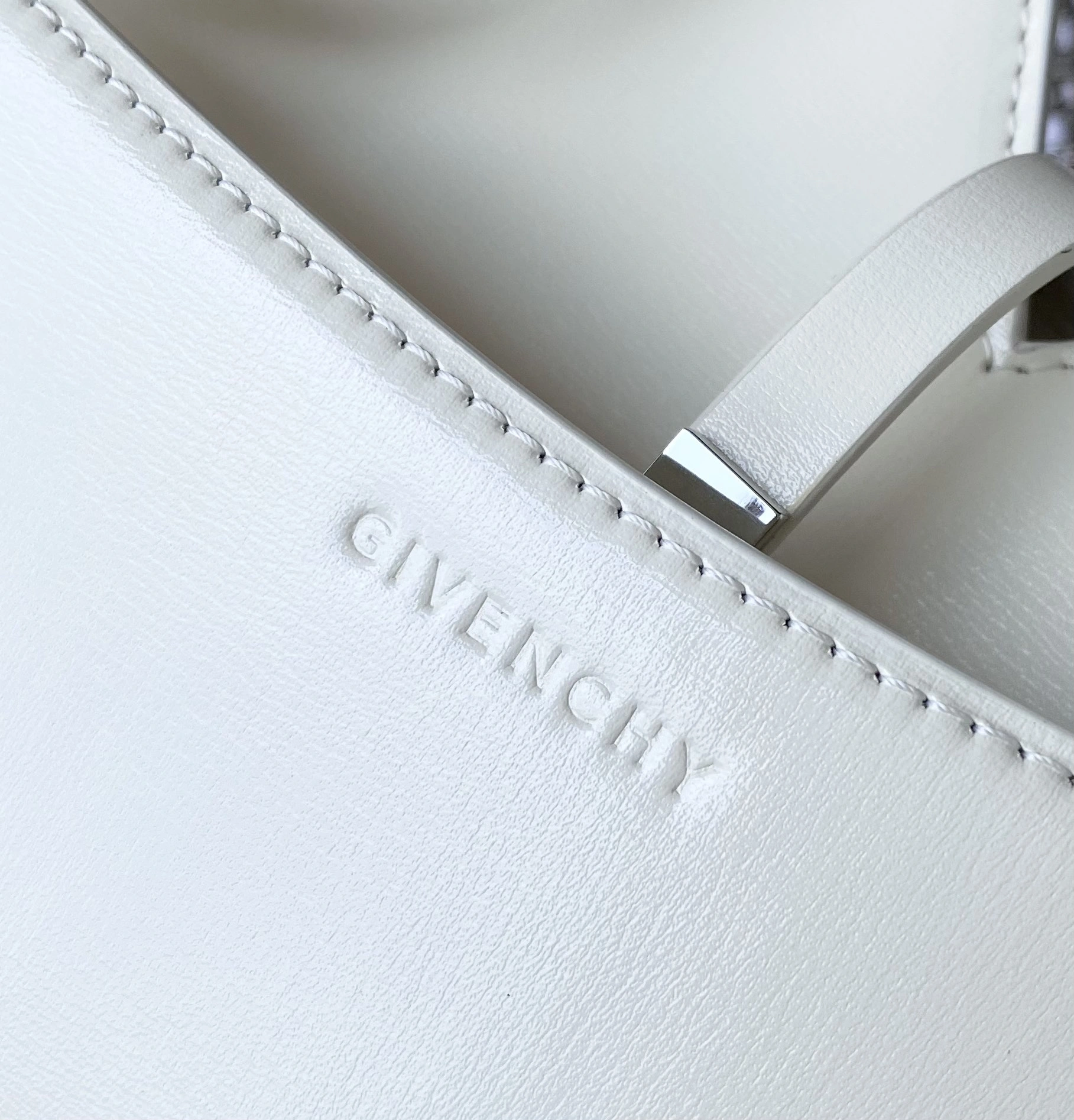 Factory-made Givenchy Satchel Bags
