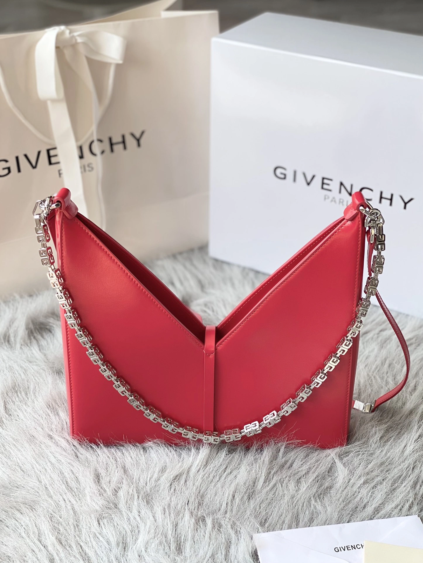 Bargain Givenchy Satchel Bags