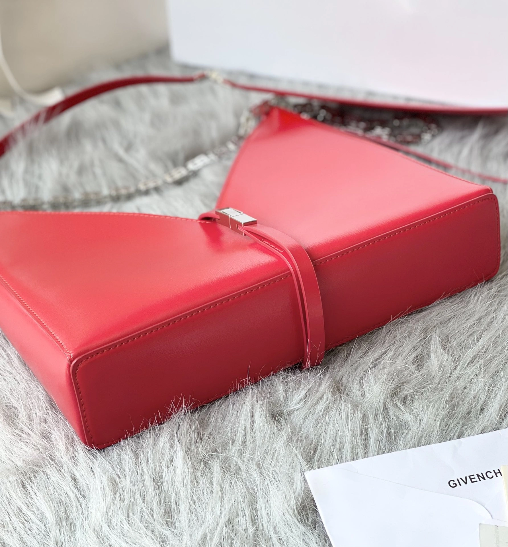 Bargain Givenchy Satchel Bags