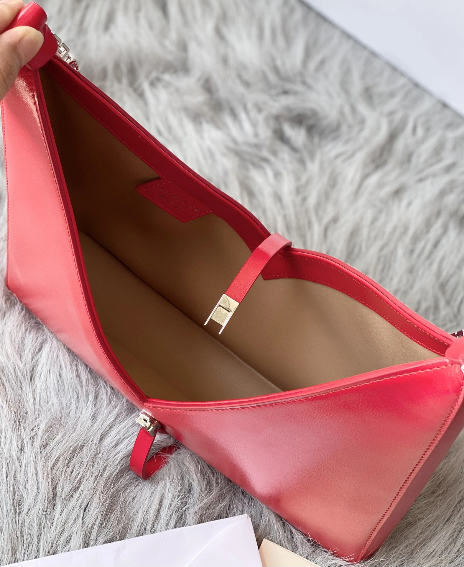Bargain Givenchy Satchel Bags