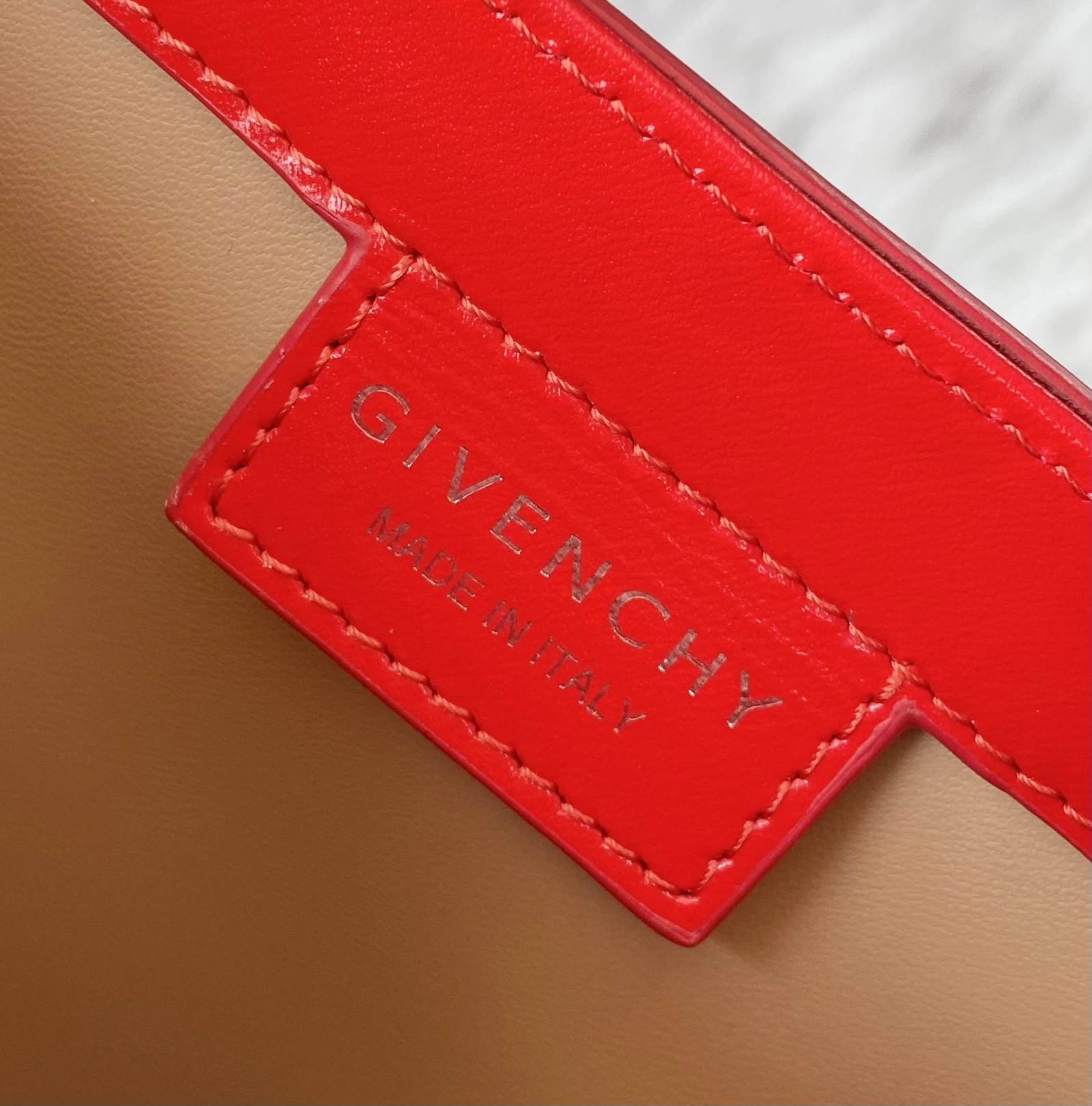 Bargain Givenchy Satchel Bags