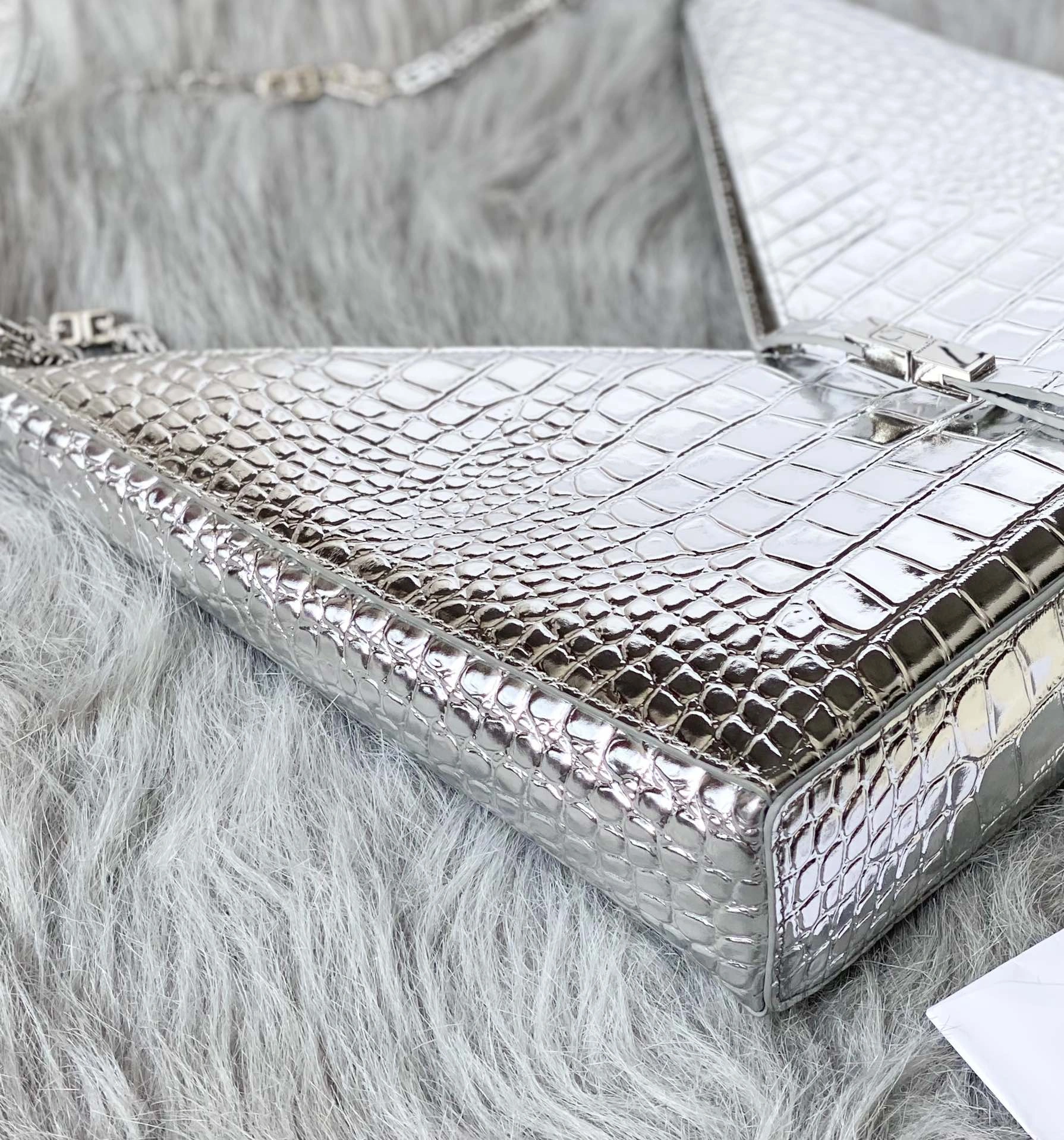 Reasonably priced Givenchy Satchel Bags