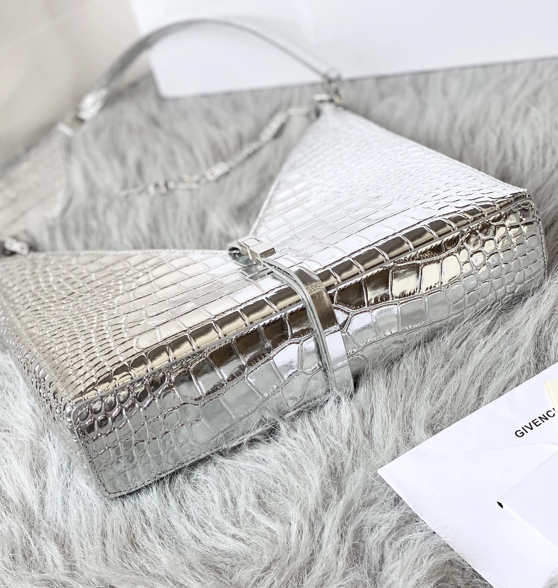 Reasonably priced Givenchy Satchel Bags