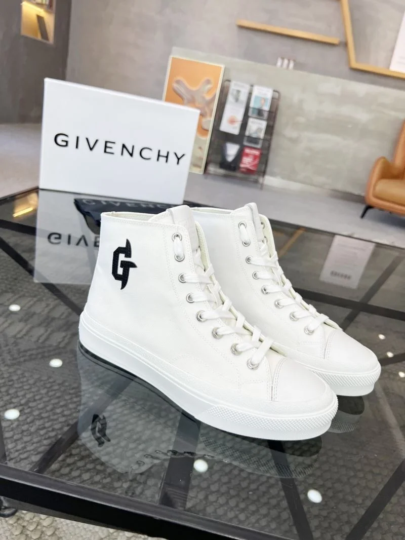 Accurate model Givenchy Shoes
