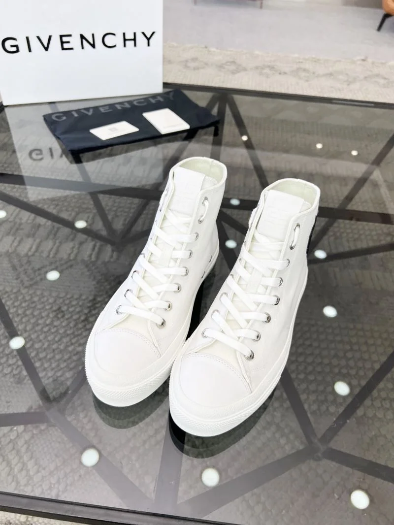 Accurate model Givenchy Shoes