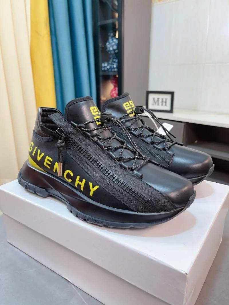 Top mirror Givenchy Shoes