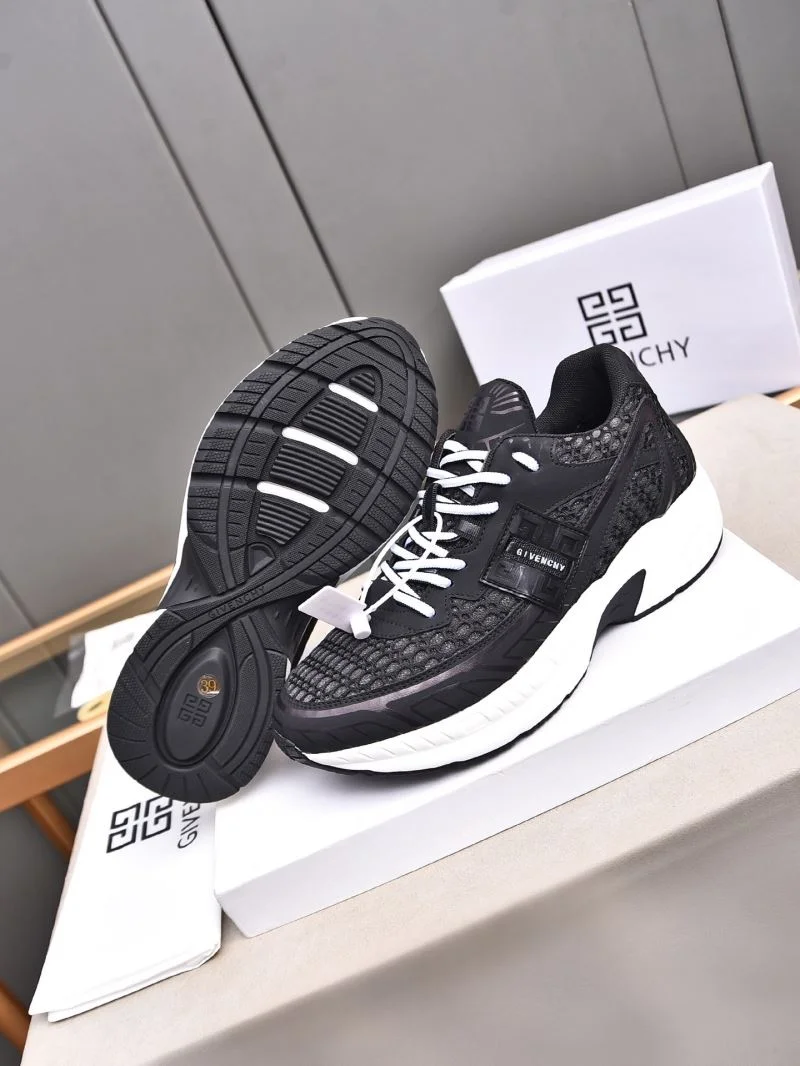 Accurate model Givenchy Shoes
