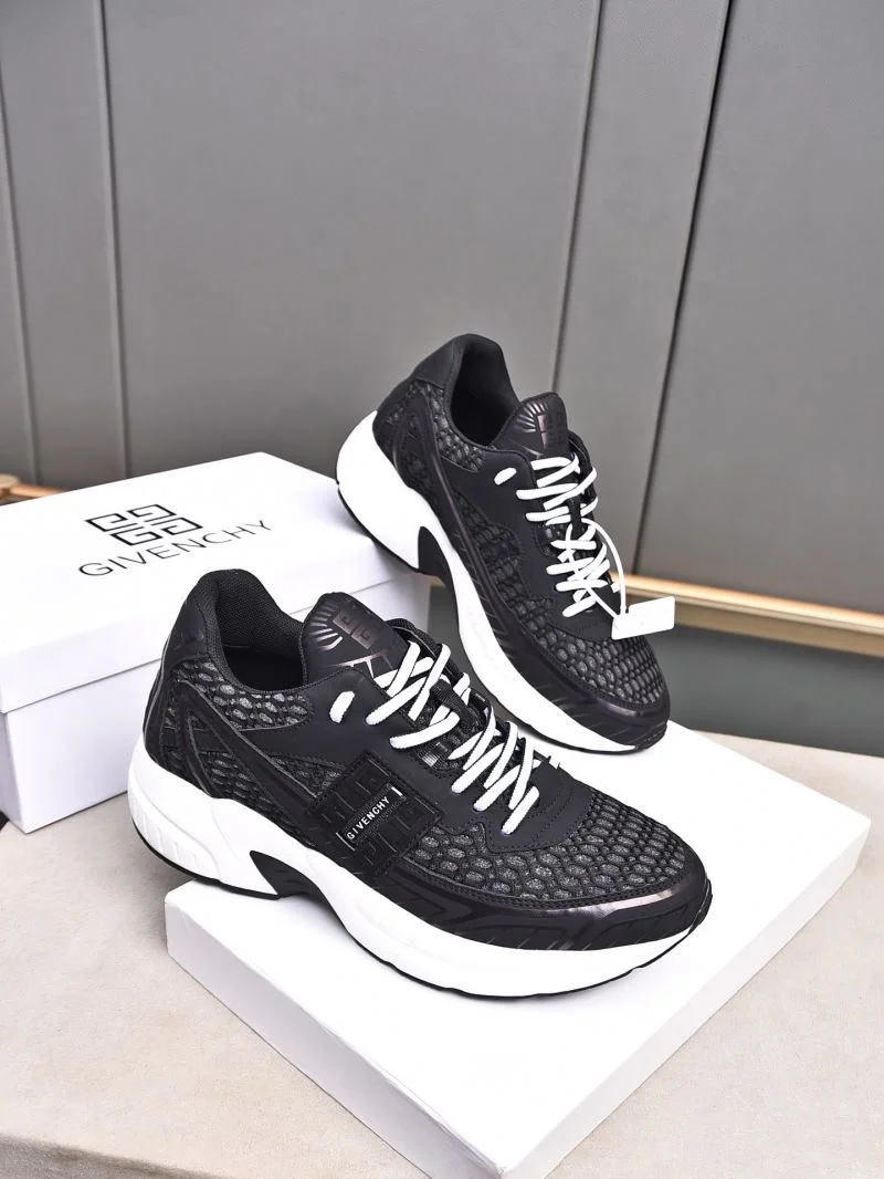 Accurate model Givenchy Shoes